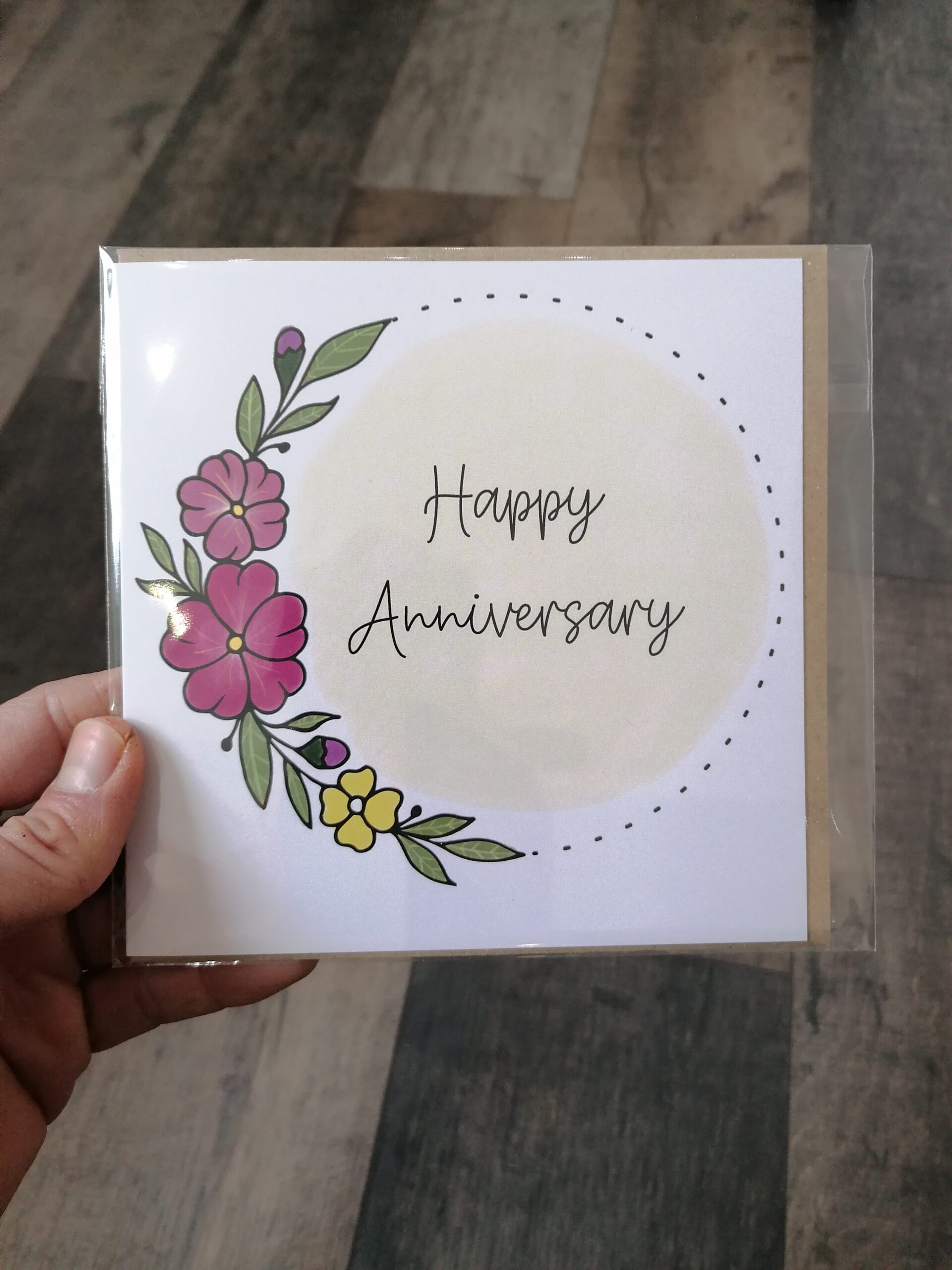 Square Greeting Card - Happy Anniversary (Circular Floral Design) - Artigo